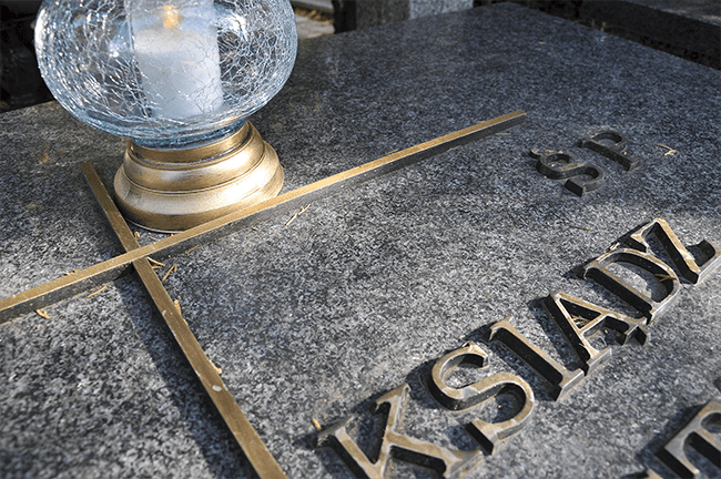 W ornacie aż po grób