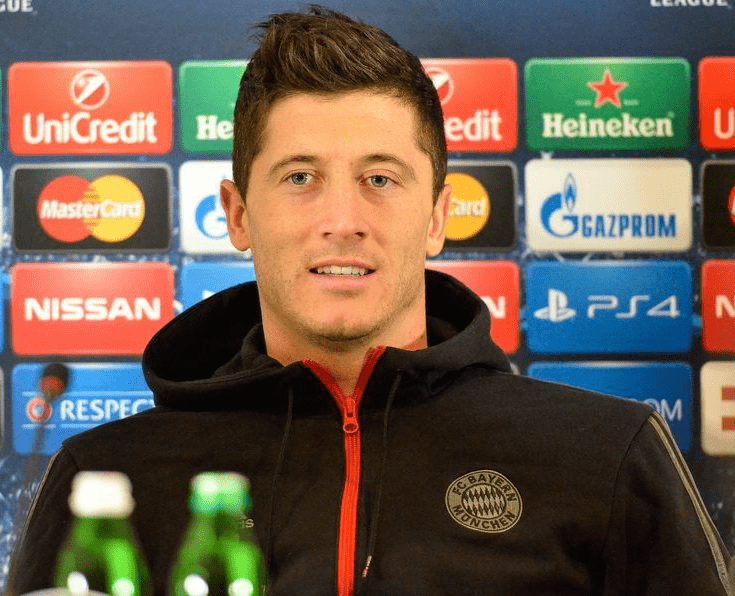 Lewandowski wybrany najlepszym piłkarzem Bundesligi Lewandowski wybrany najlepszym piłkarzem Bundesligi